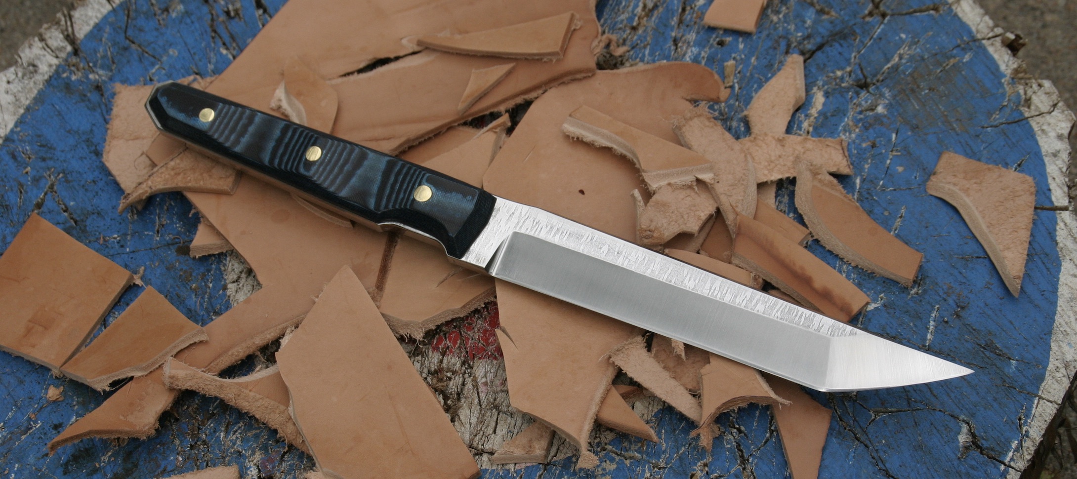 Slicing The Air with Sabertooth - Knives Illustrated