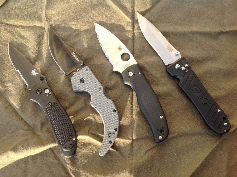 Fixed Blades: Fixed To Fight - Knives Illustrated