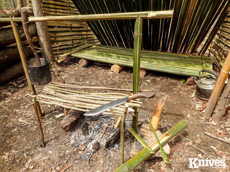 Bushcrafting with authentic Malaysian Parangs - Knives Illustrated