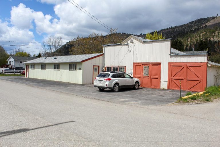 The Rugged, Reliable Ruana Knives - Knives Illustrated