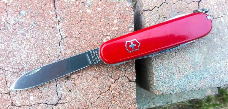 HOW TO CHOOSE THE PERFECT FIRST KNIFE - Knives Illustrated