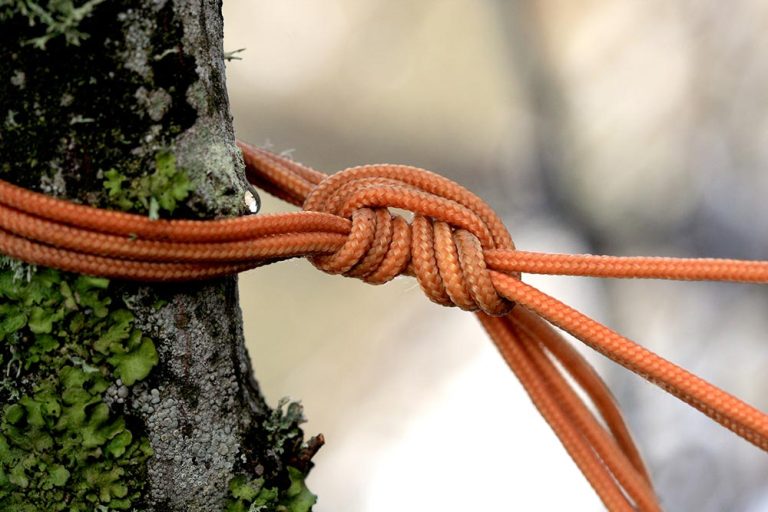 6 NIFTY KNOTS FOR THE BACKCOUNTRY - Knives Illustrated